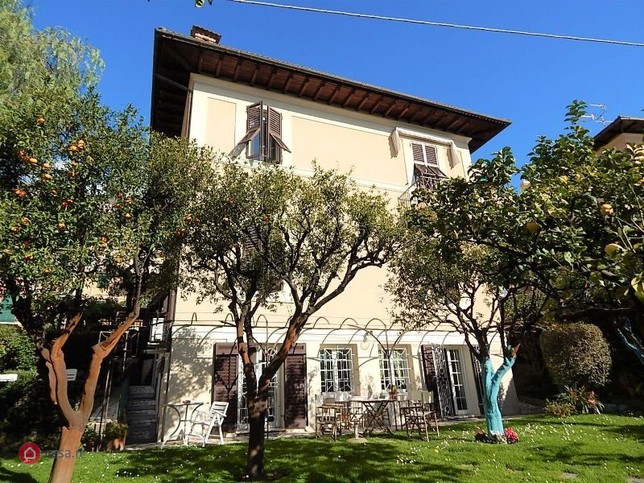 5 case con giardino a Genova che puoi visitare da casa - Il blog di Casa.it