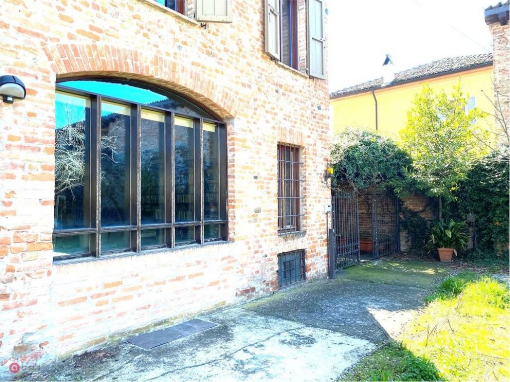 In vendita il Castello di Niviano - Il blog di Casa.it