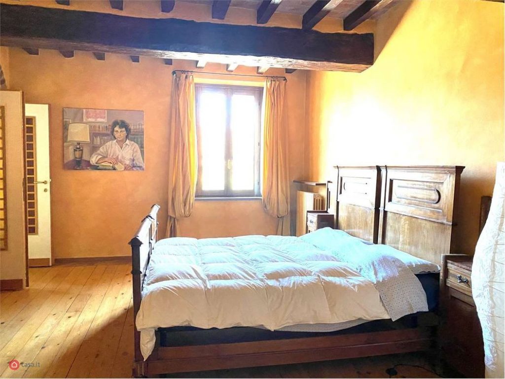 In vendita il Castello di Niviano - Il blog di Casa.it