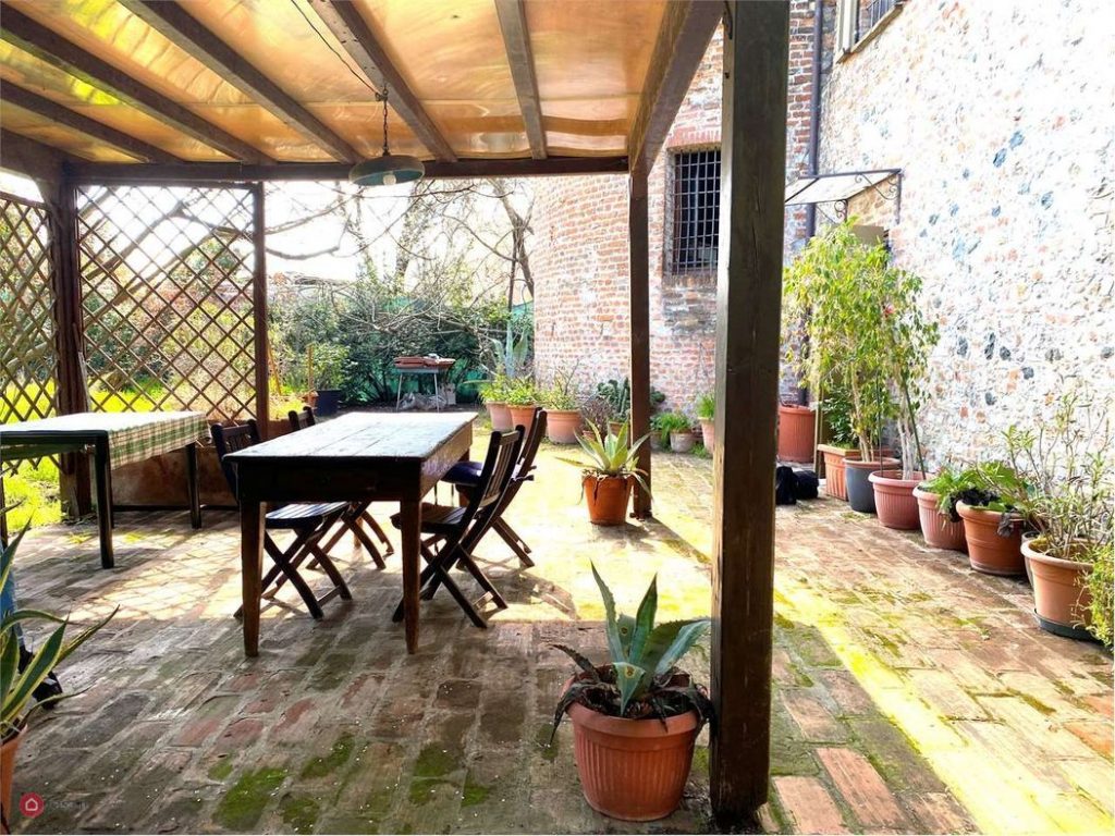 In vendita il Castello di Niviano - Il blog di Casa.it