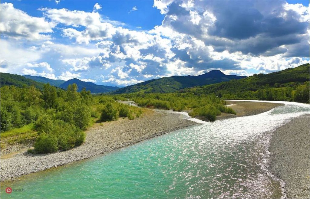 In vendita il Castello di Niviano - Il blog di Casa.it