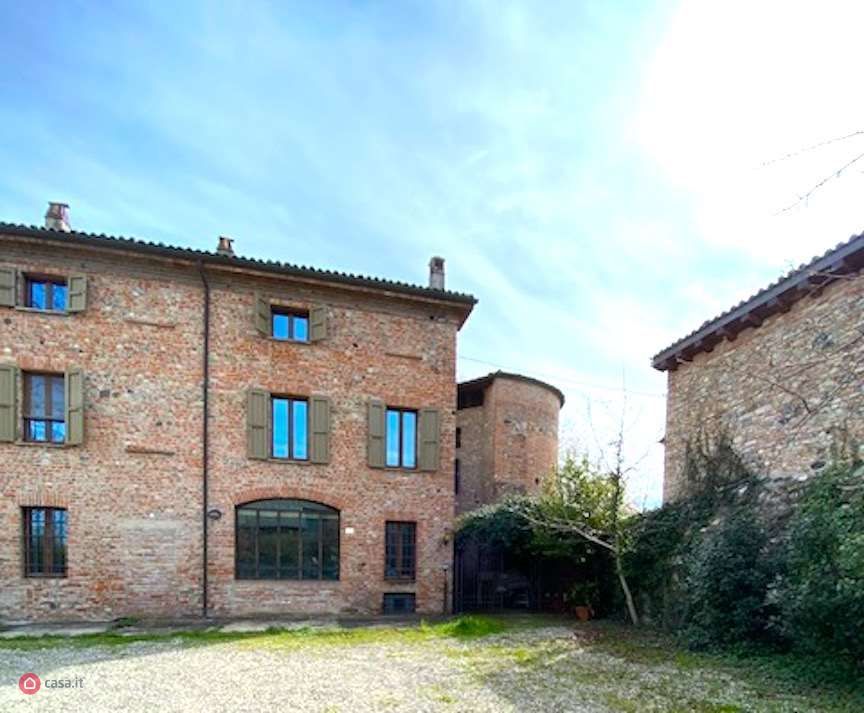 In vendita il Castello di Niviano - Il blog di Casa.it